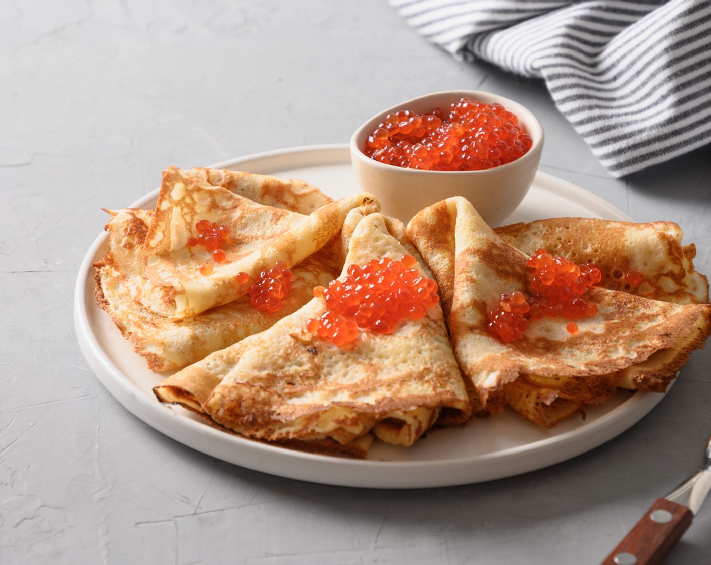 Blinis mit Sauerrahm und Forellenrogen